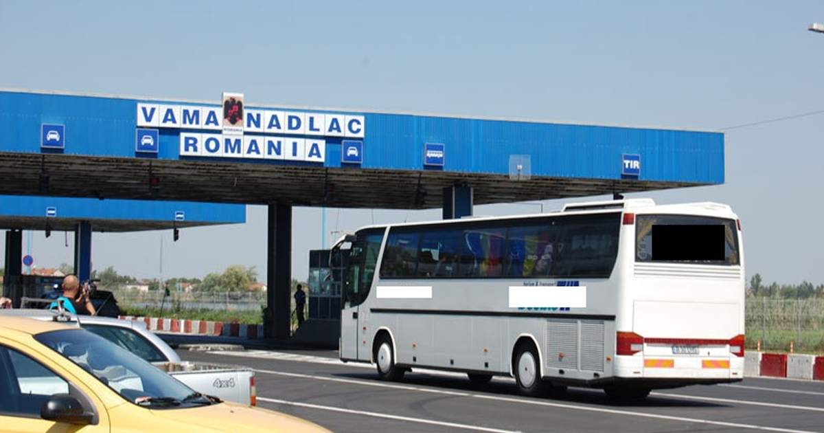 Circa 15 autocare cu români din Germania în așteptare să intre în țară ...